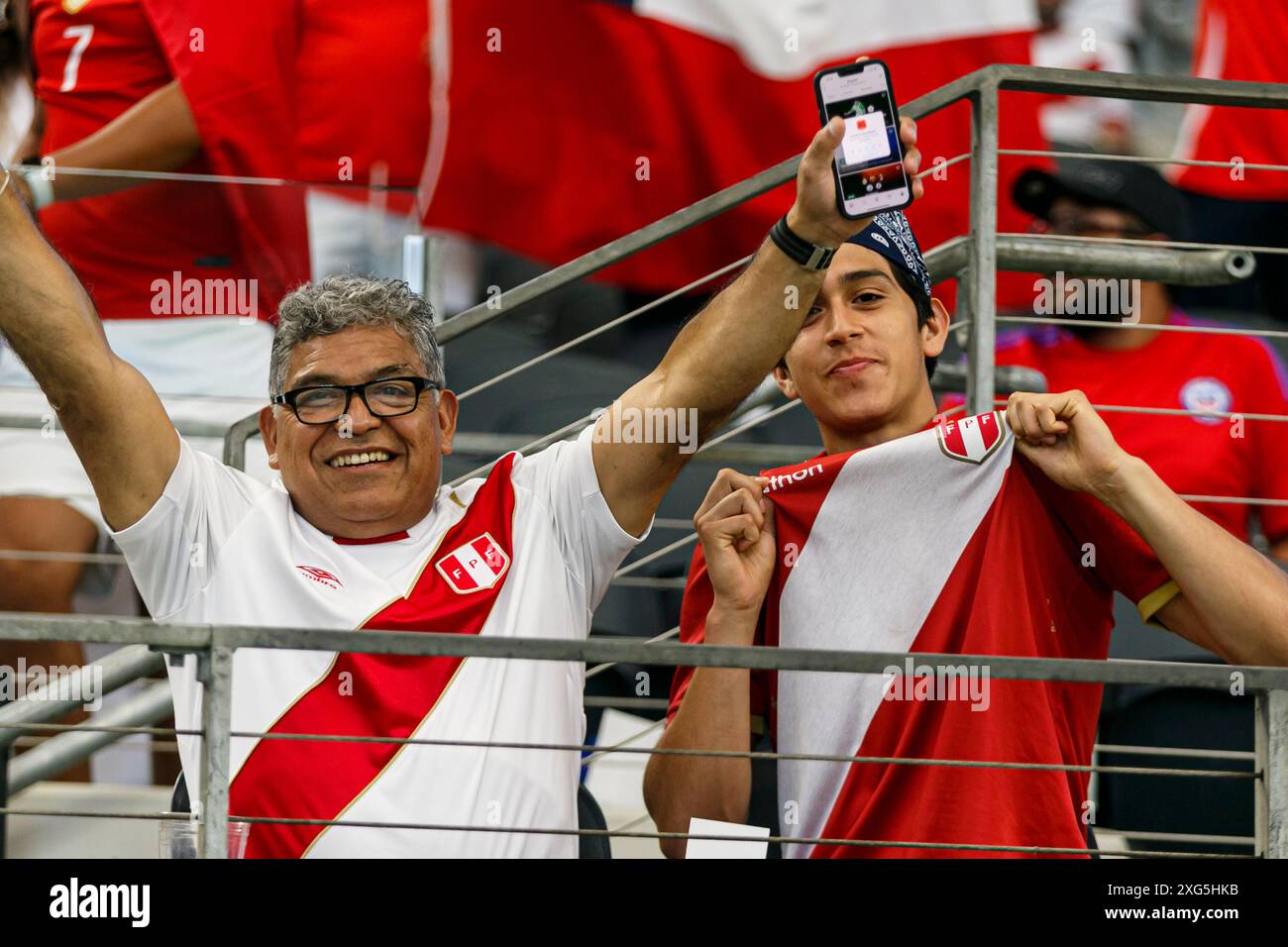 ARLINGTON, TEXAS - JUNE 21: Fans of Peru enjoy prior the CONMEBOL Copa ...