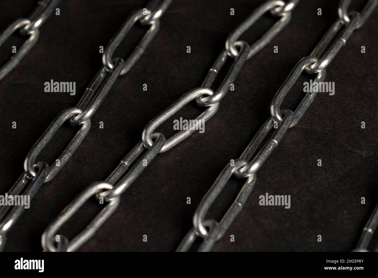 Stainless steel chain links hi-res stock photography and images - Alamy