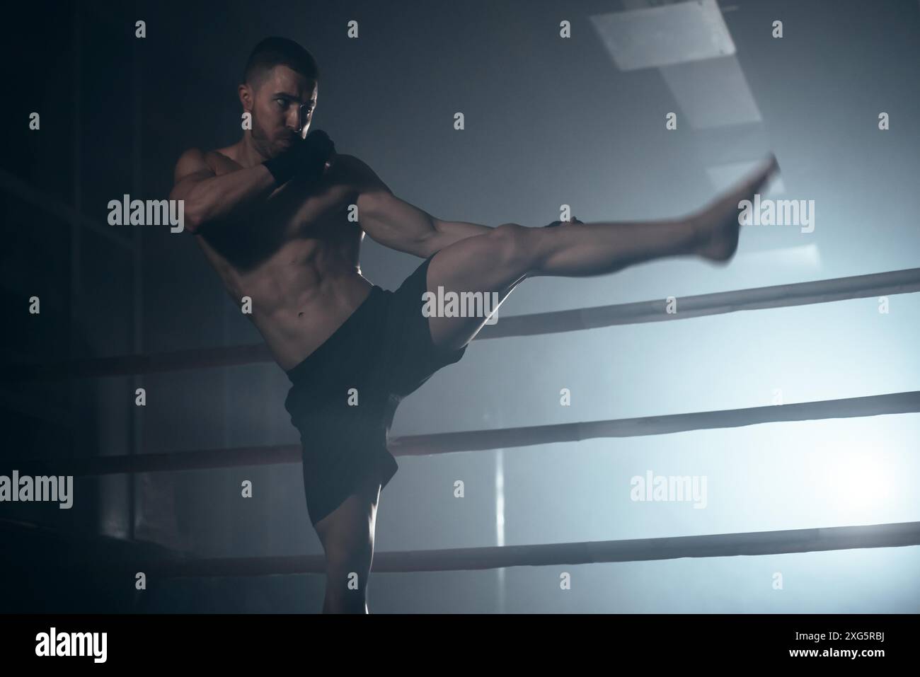 Kick fight hi-res stock photography and images - Alamy