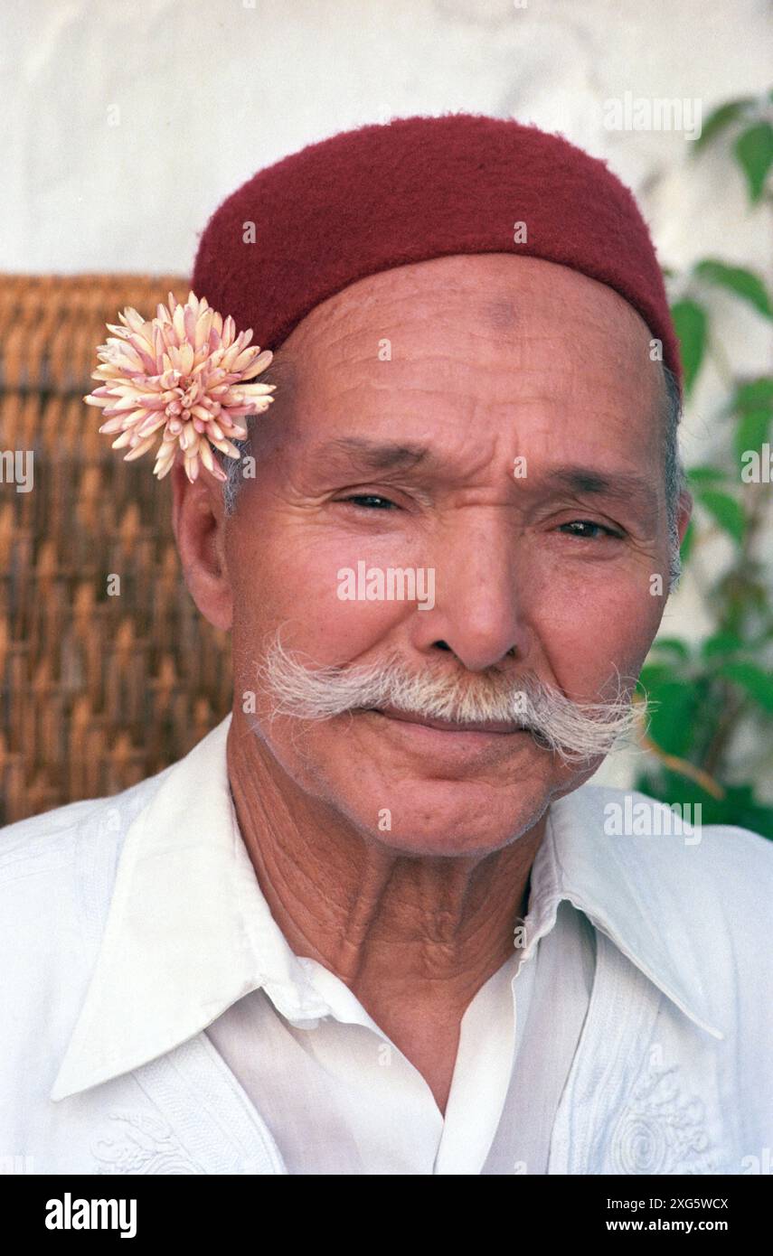 Tunisia jasmine chechia hat arab hi-res stock photography and images ...