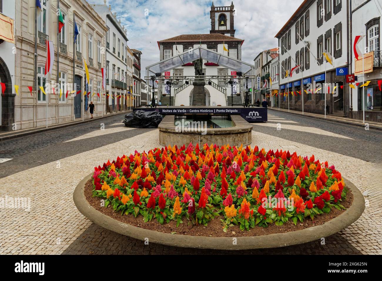 Round circular flags hi-res stock photography and images - Alamy