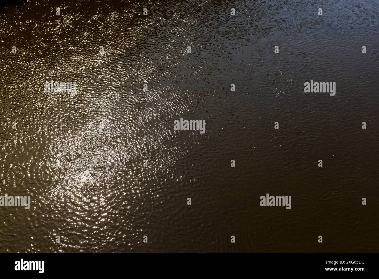 Reflection sun lights in water hi-res stock photography and images - Alamy