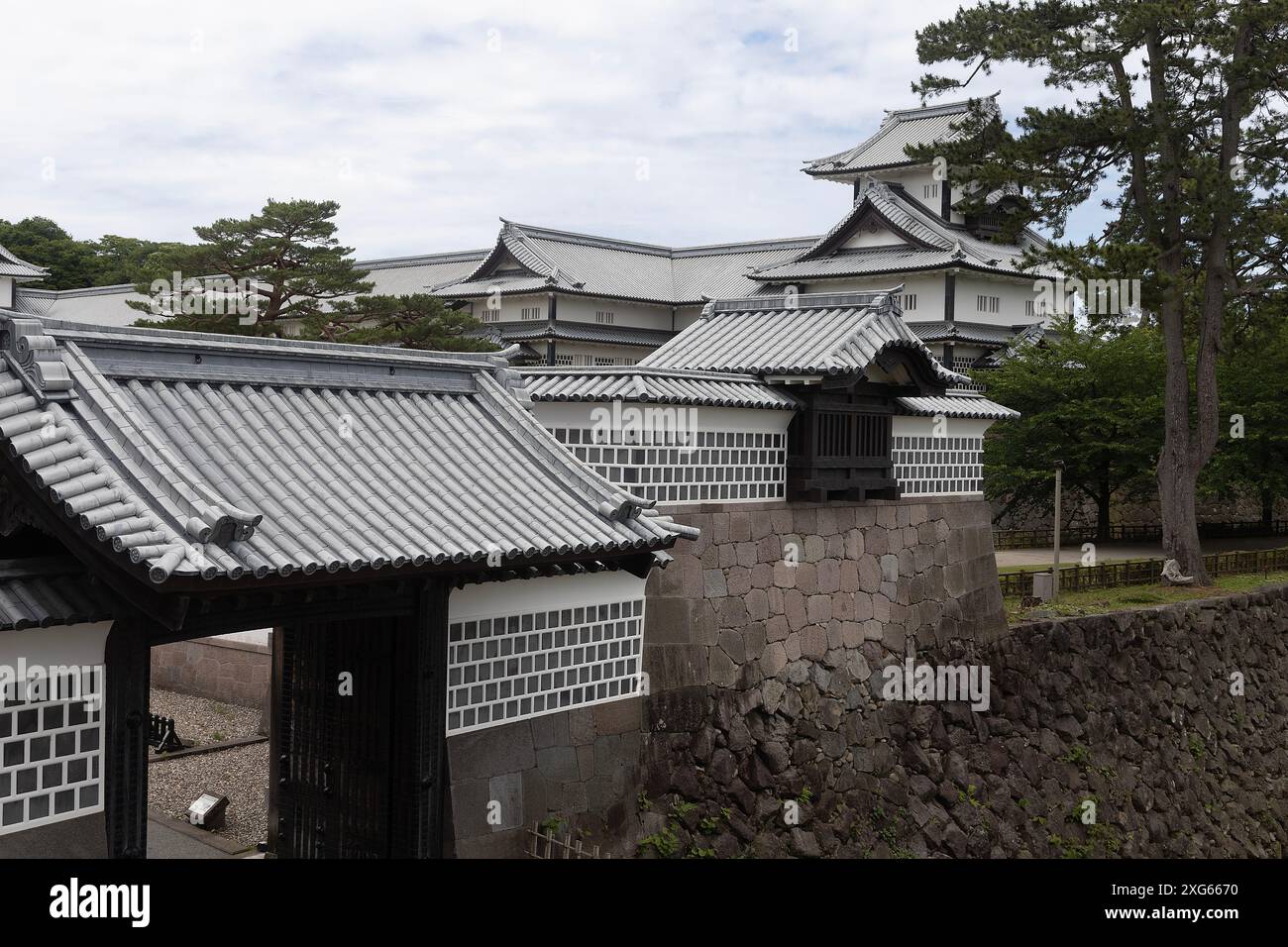 From 1583 to the end of the Edo Period, Kanazawa Castle (金沢城 ...