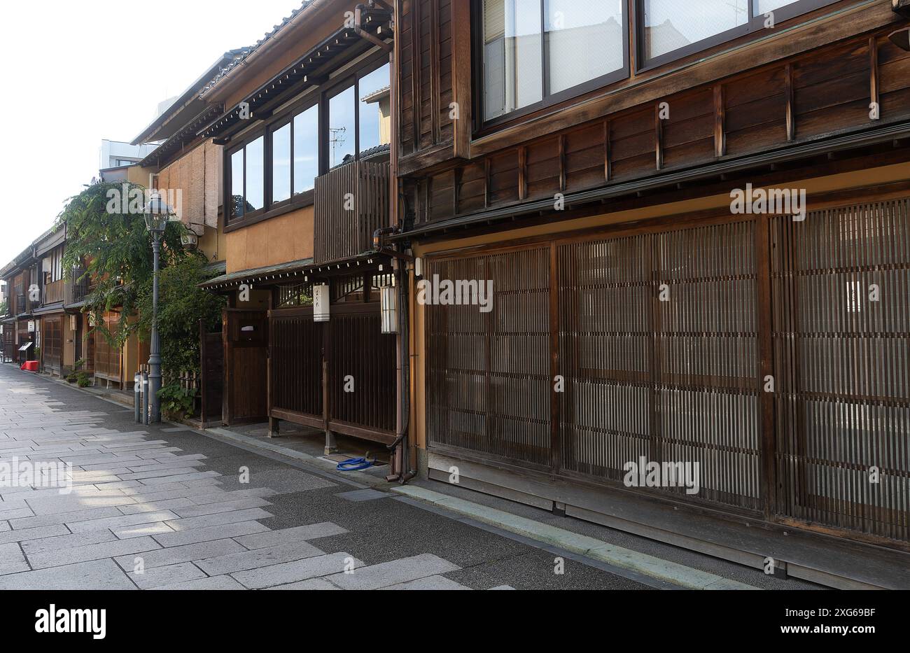 The Nishi Chaya District (西茶屋街, Nishi Chayagai) is a compact area just ...