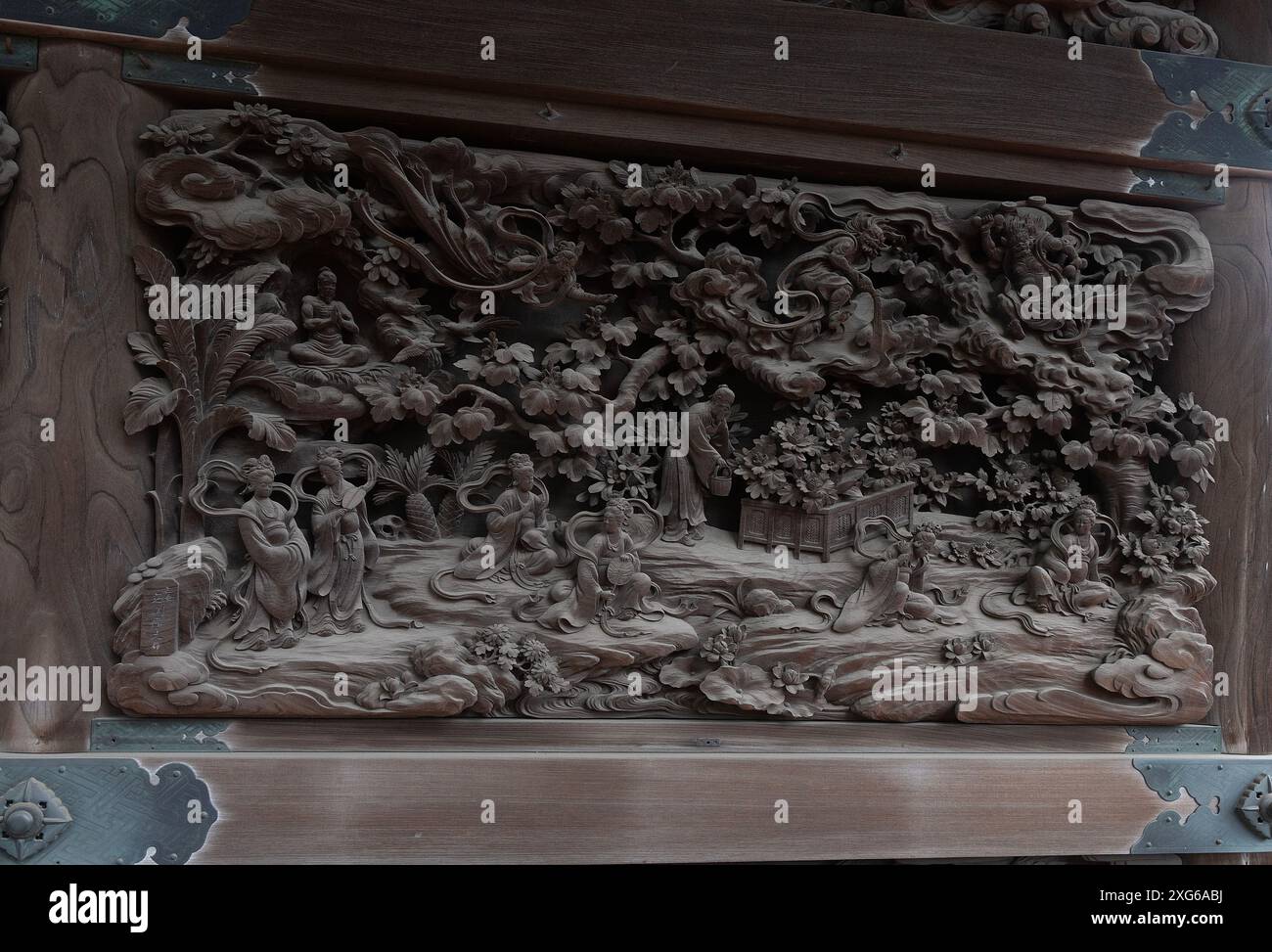 At the end of the approach stands the entrance gate of Shibamata ...