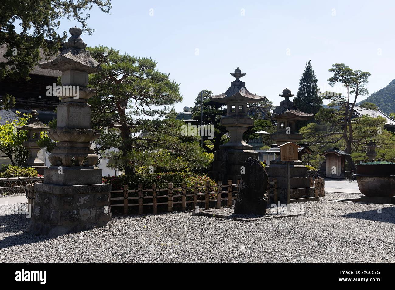 Nagano's Zenkoji Temple (善光寺, Zenkōji) is one of the most important and ...