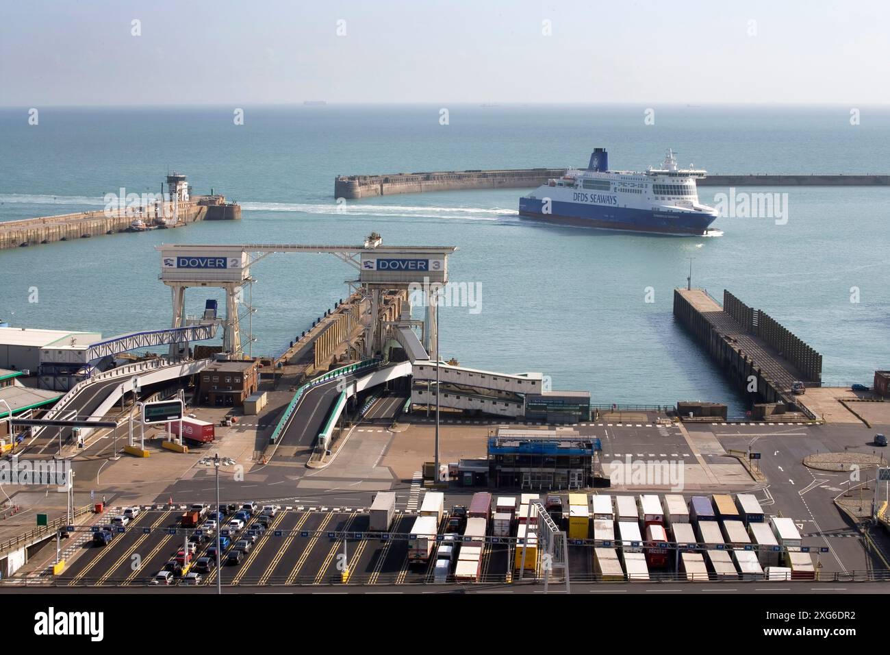 Entrance dover port on hi-res stock photography and images - Alamy