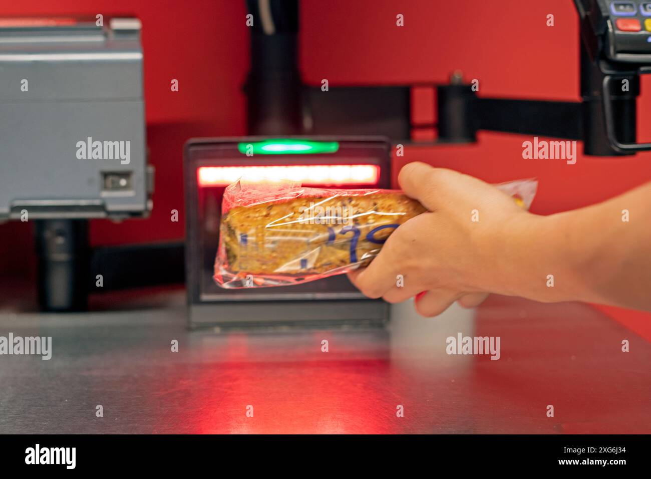 Self service supermarket scanner hi-res stock photography and images ...