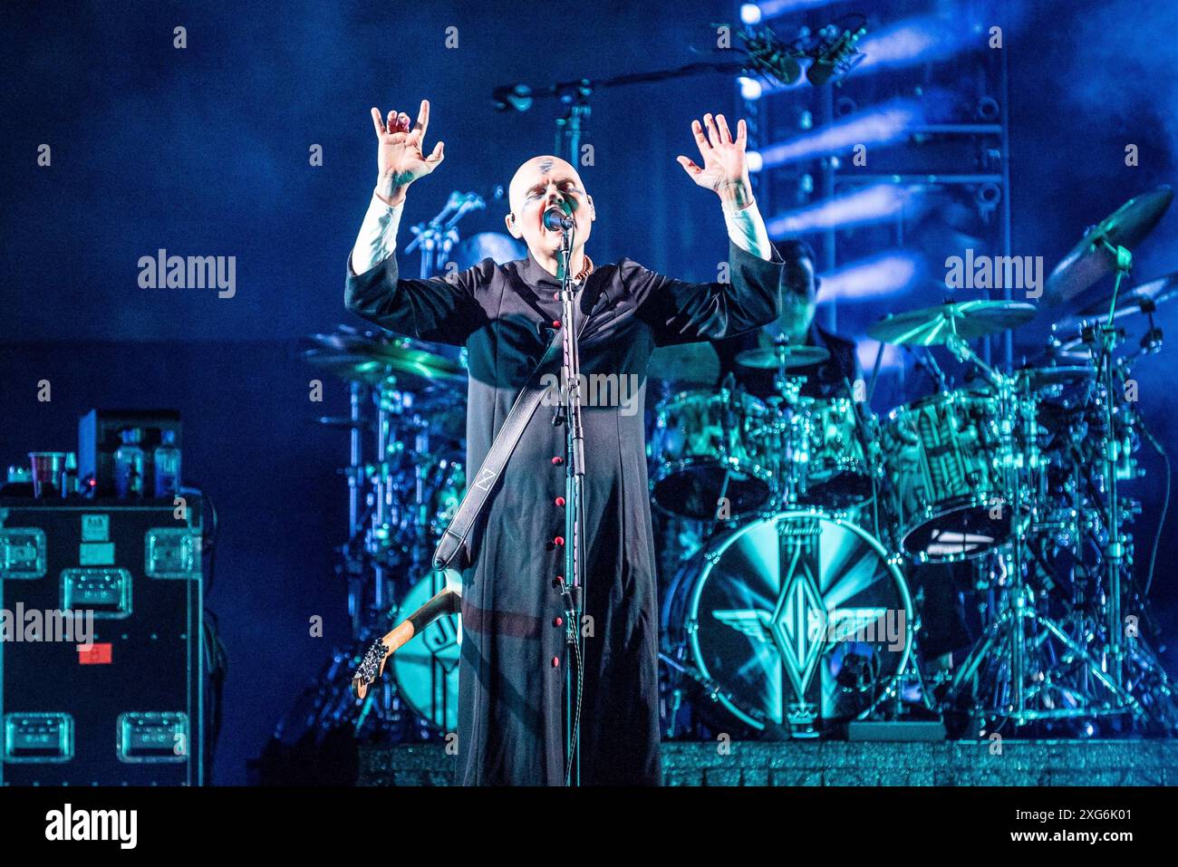 Music Concert - The Smashing Pumpkins - The World Is a Vampire Europe ...