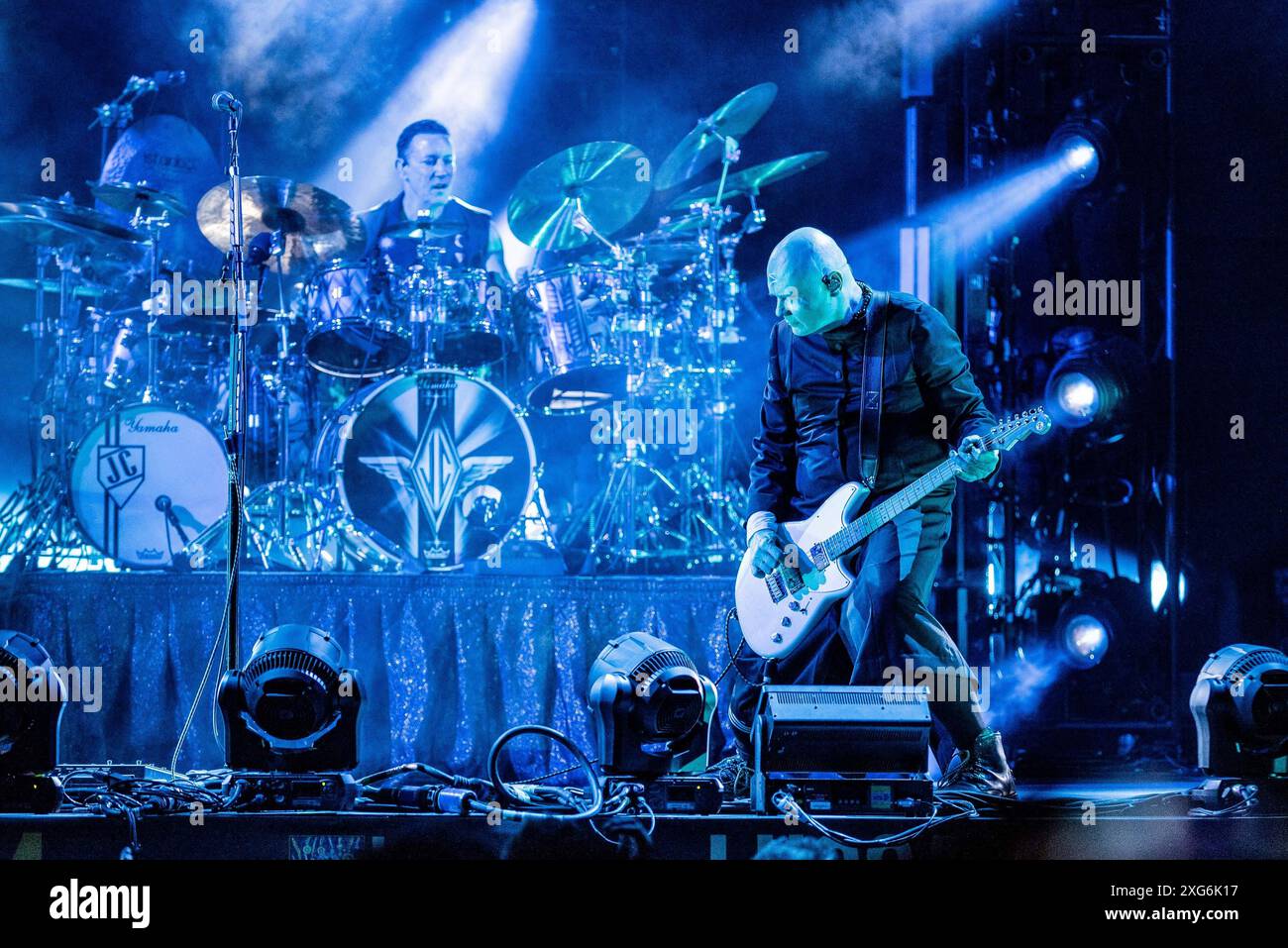 Music Concert - The Smashing Pumpkins - The World Is a Vampire Europe ...