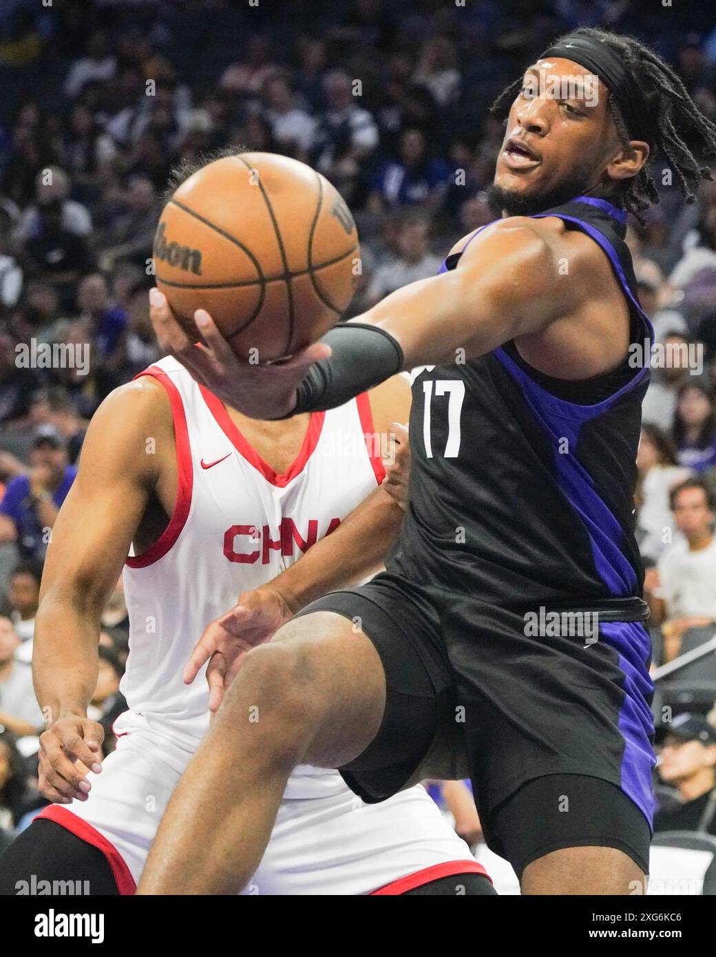 Sacramento, USA. 6th July, 2024. Isaac Jones (R) of Sacramento Kings 1 ...