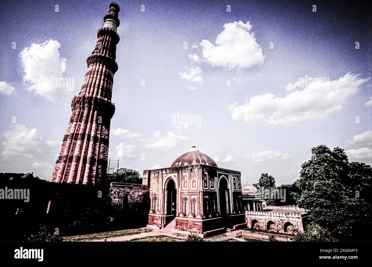 Qutb Minar Complex (1199). Delhi.India. Asia Stock Photo - Alamy