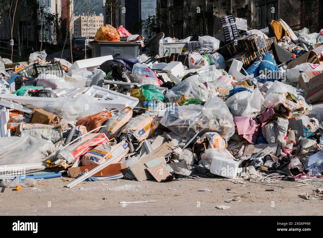 Concept garbage pollution pile hi-res stock photography and images - Alamy
