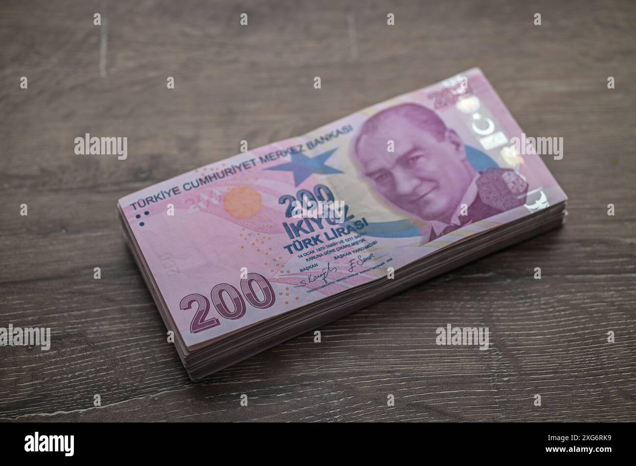 200 turkish lira hi-res stock photography and images - Alamy