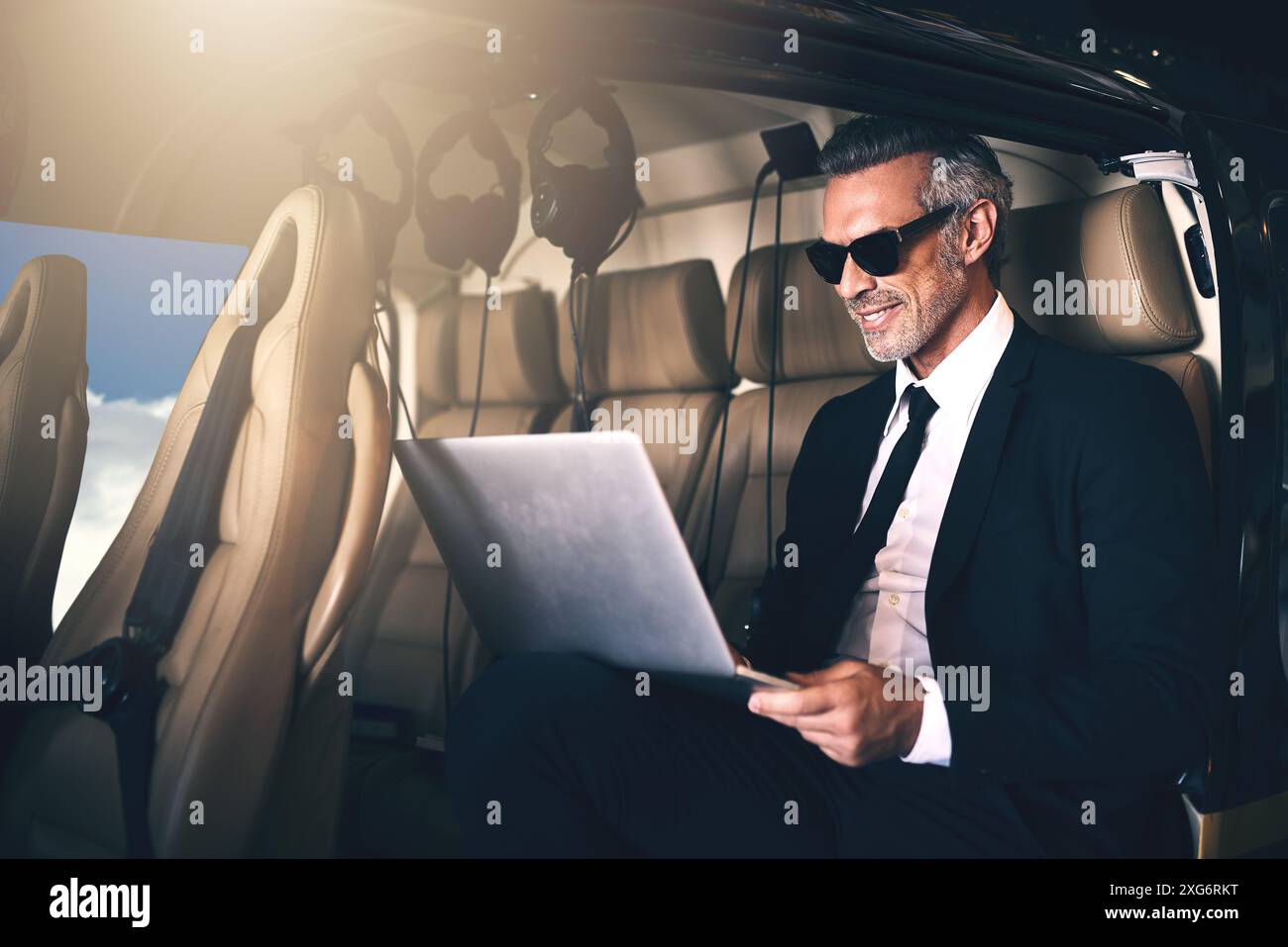 Fbi agent working hi-res stock photography and images - Alamy