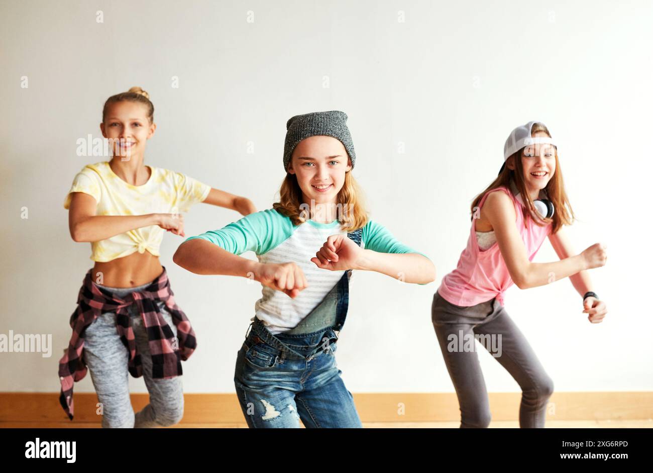 Kids dance crew hi-res stock photography and images - Alamy