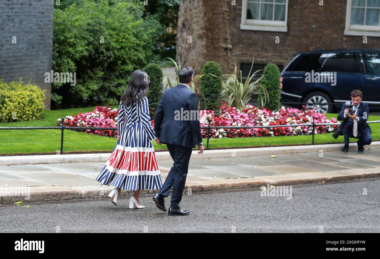 London, UK. 05th July, 2024. Outgoing Conservative Prime Minister Rishi Sunak and his wife ...