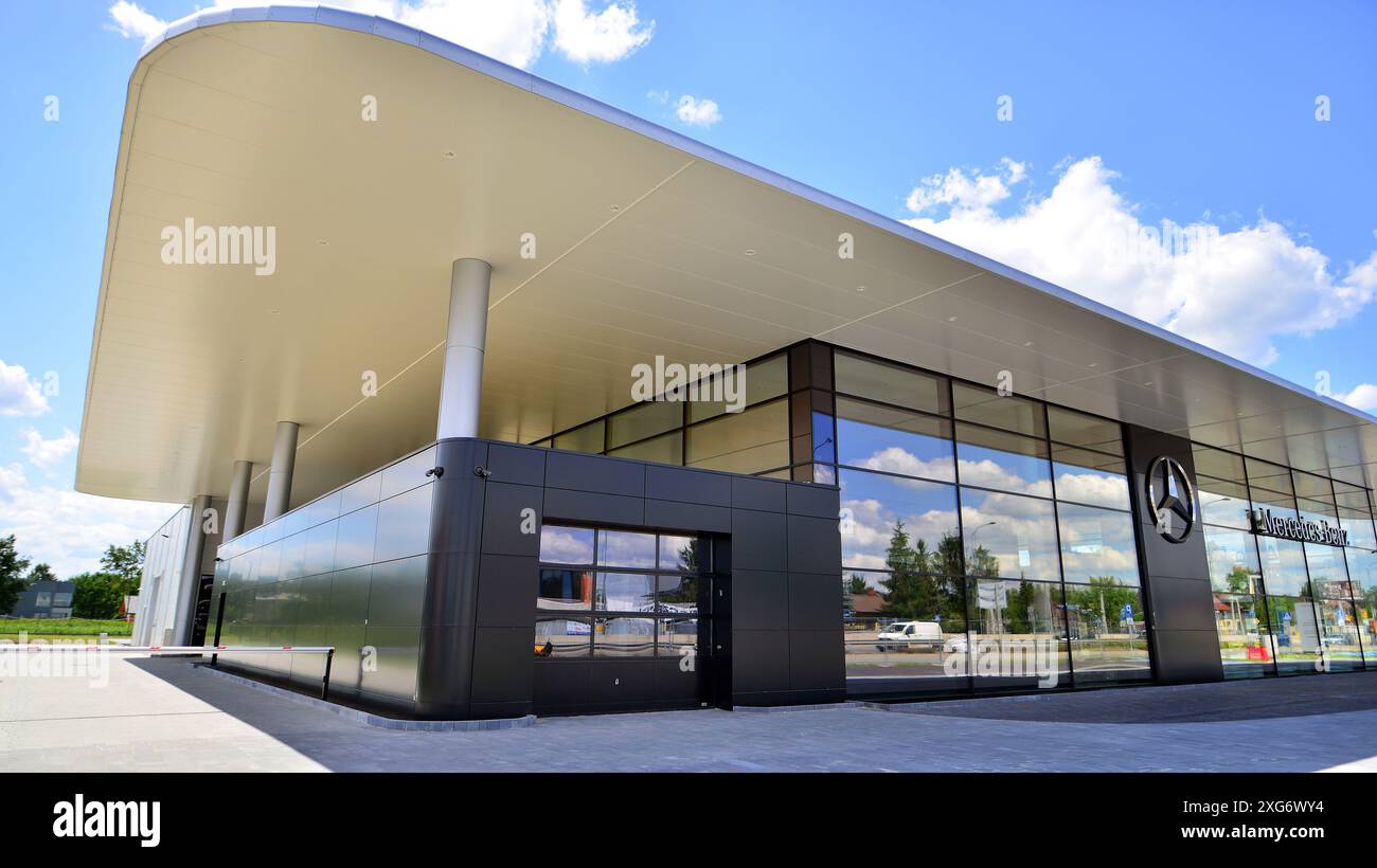 Warsaw, Poland. 5 July 2024. Modern glass facade storefront of Mercedes ...