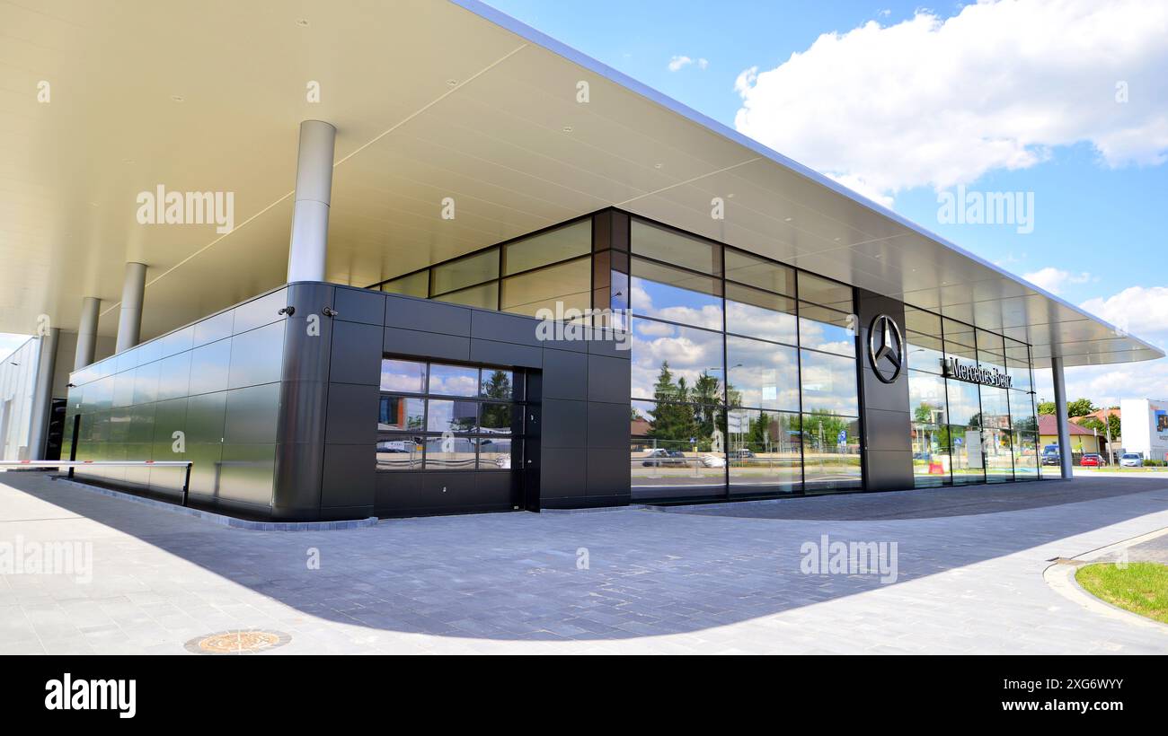 Warsaw, Poland. 5 July 2024. Modern glass facade storefront of Mercedes ...