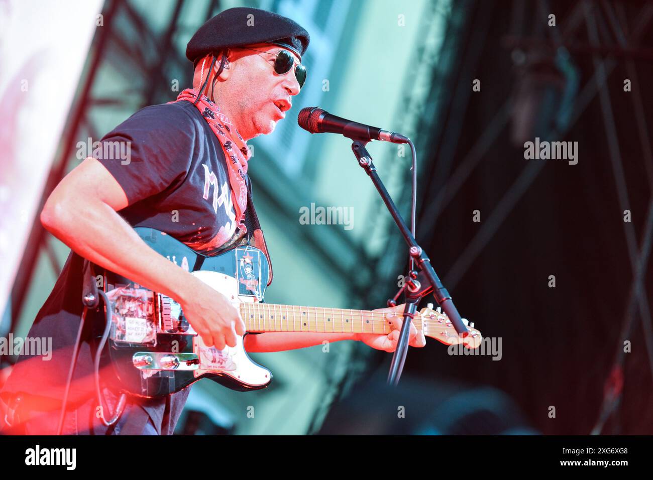 Tom morello concert hi-res stock photography and images - Alamy