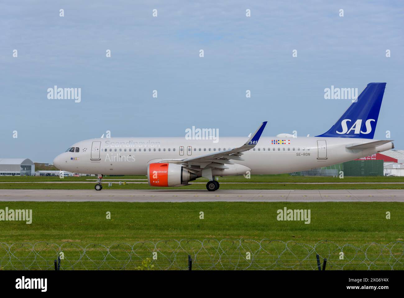 Scandinavian Airlines Airbus A320 at Manchester Airport Stock Photo - Alamy