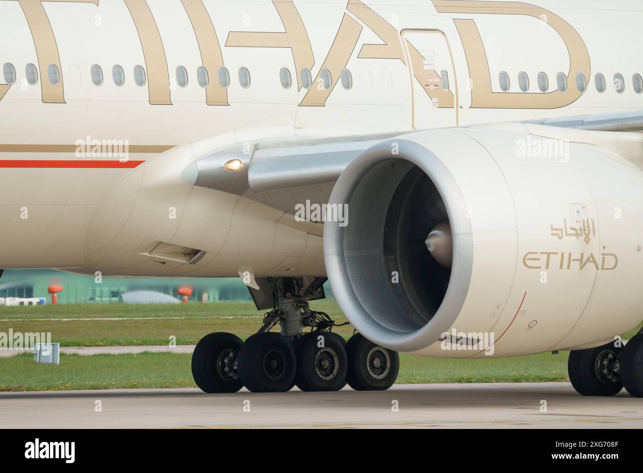 Boeing 787 Dreamliner operated by Etihad preparing for take off fro Abu ...
