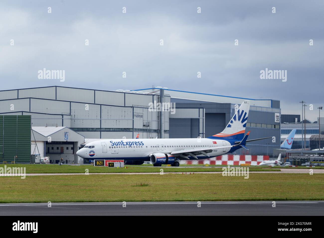 Sun Express Boeing 737-800 on the taxiway at Manchester Stock Photo - Alamy