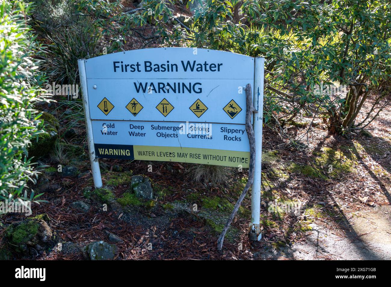 Cataract gorge warning sign hi-res stock photography and images - Alamy