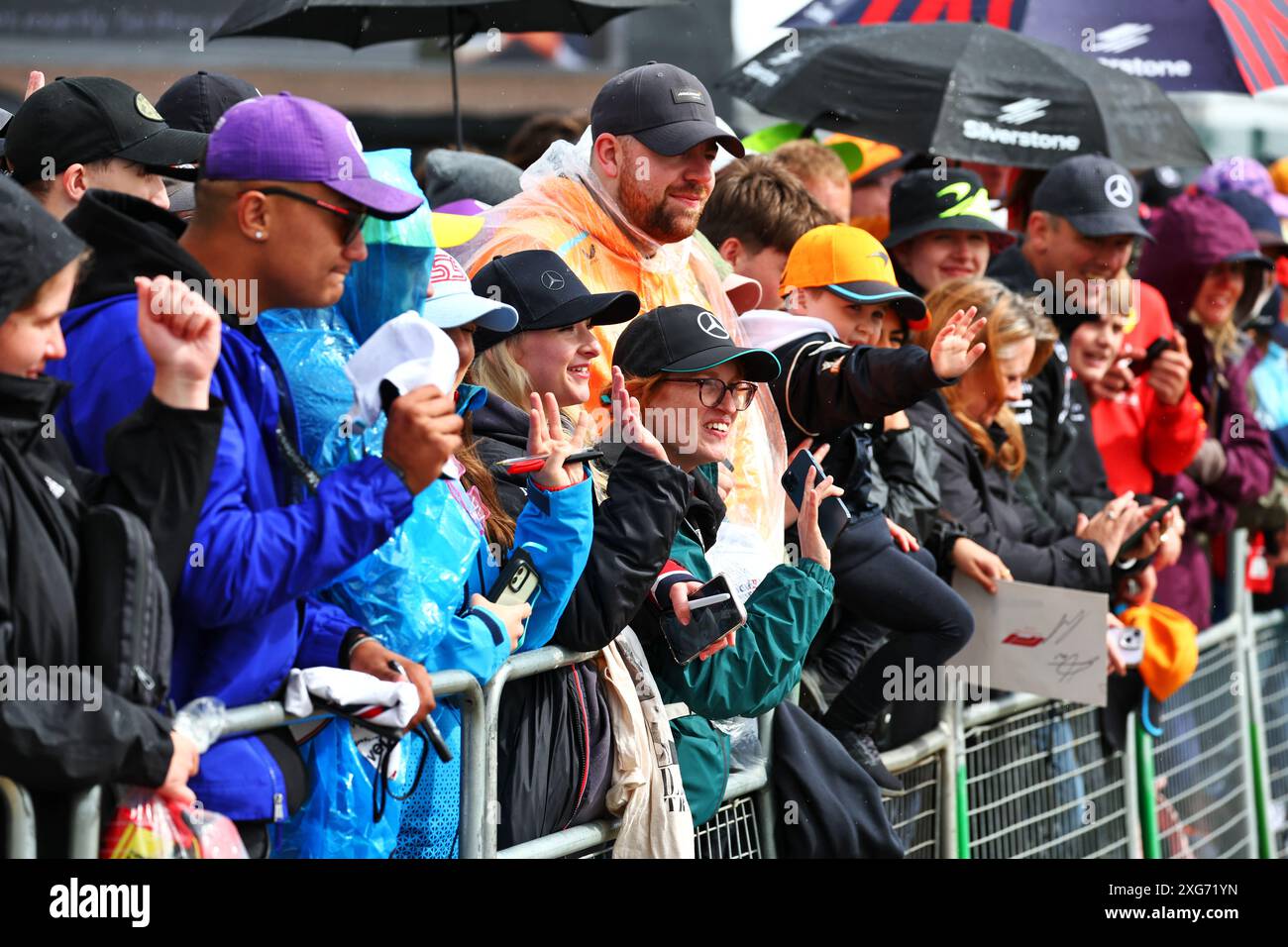 Silverstone, UK. 07th July, 2024. Circuit atmosphere - fans. Formula 1 ...