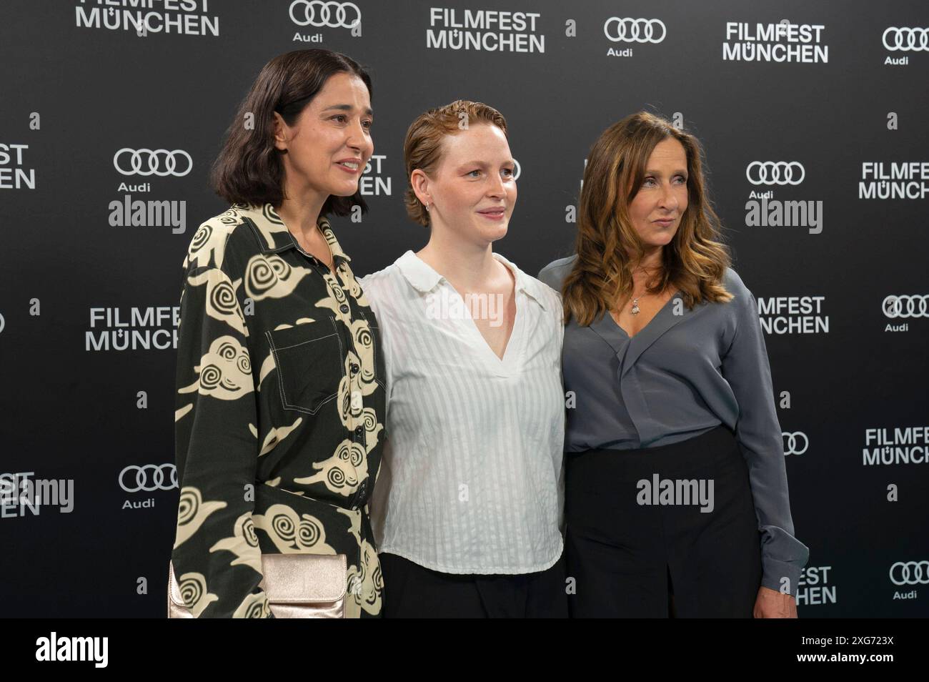 Dorka Gryllus, Eva Maria Jost und Barbara Philipp bei der Premiere des ...