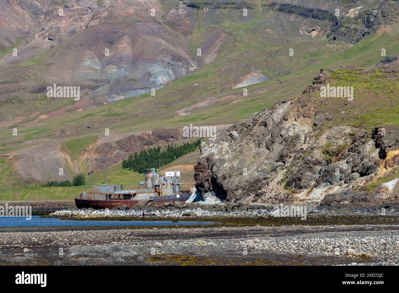 Wracks der zwei Walfangschiffe Hvalur 6 und Hvalur 7, die im Jahre 1986 ...