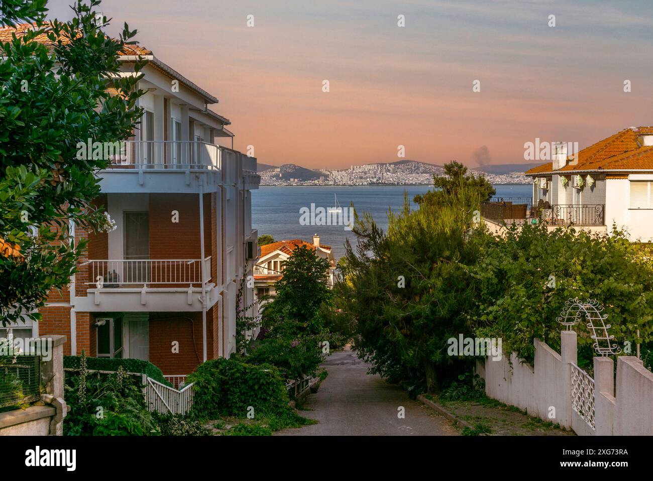 White house princes island istanbul hi-res stock photography and images ...
