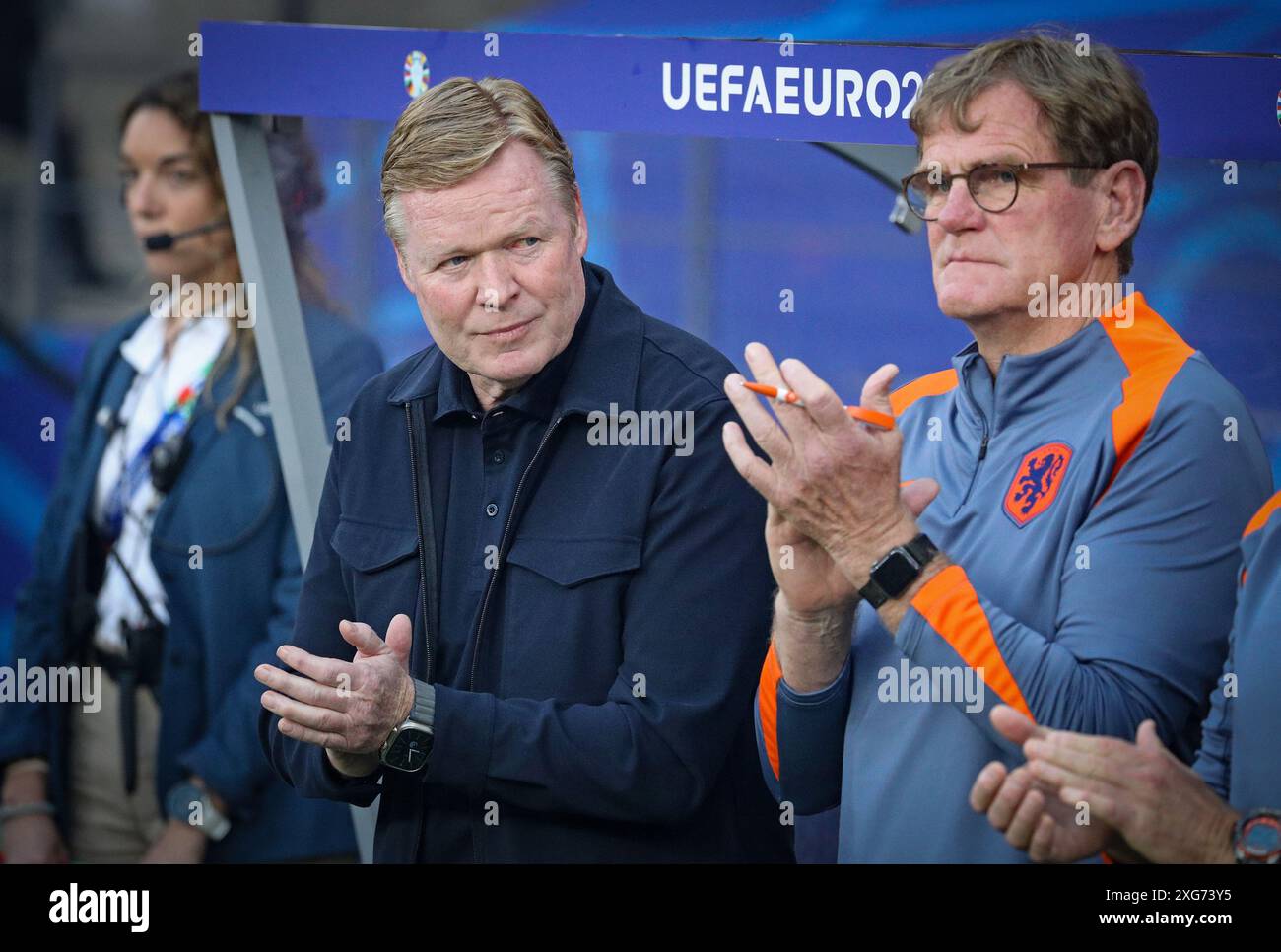 Netherlands manager ronald koeman hi-res stock photography and images ...