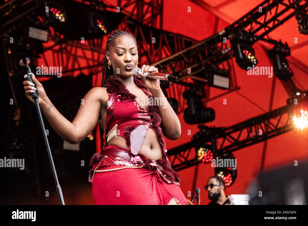 Tems singer hi-res stock photography and images - Alamy