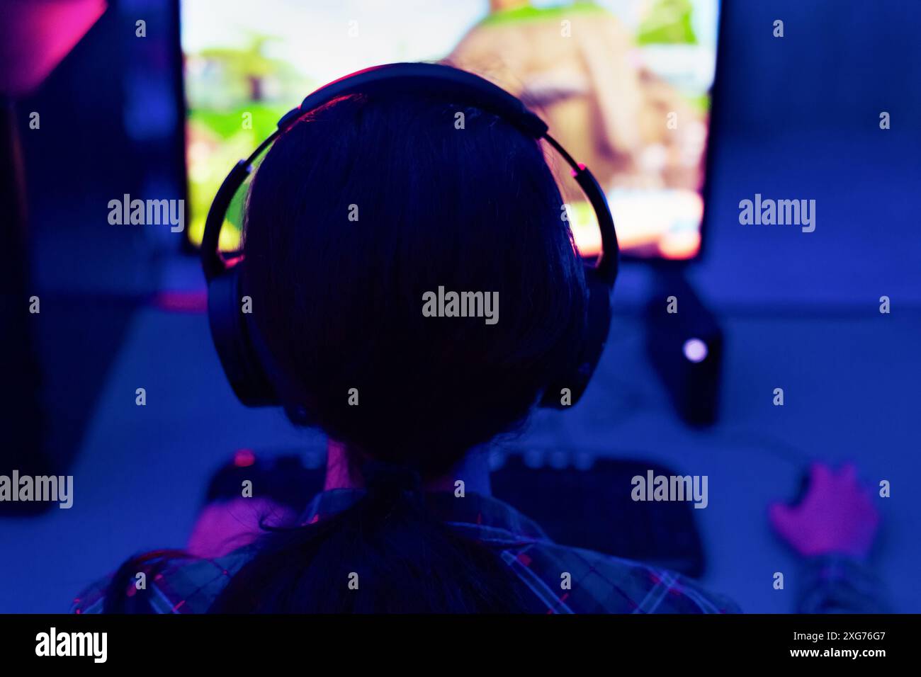 Girl gamer streamer playing hi-res stock photography and images - Alamy