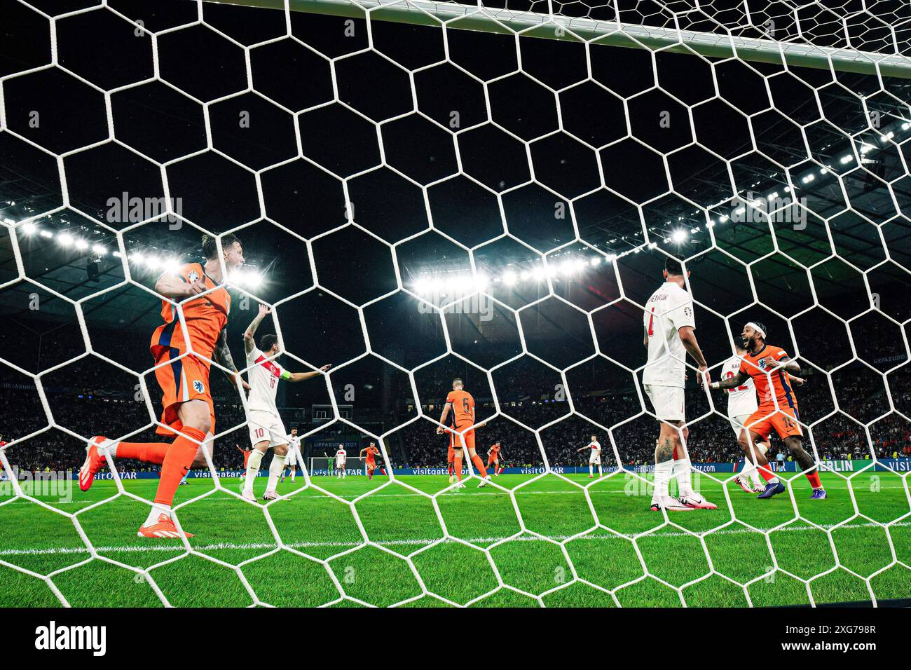 Jubel Wout Weghorst (Niederlande, #09) und Memphis Depay (Niederlande, #10) nach Tor zum 2:1 ...