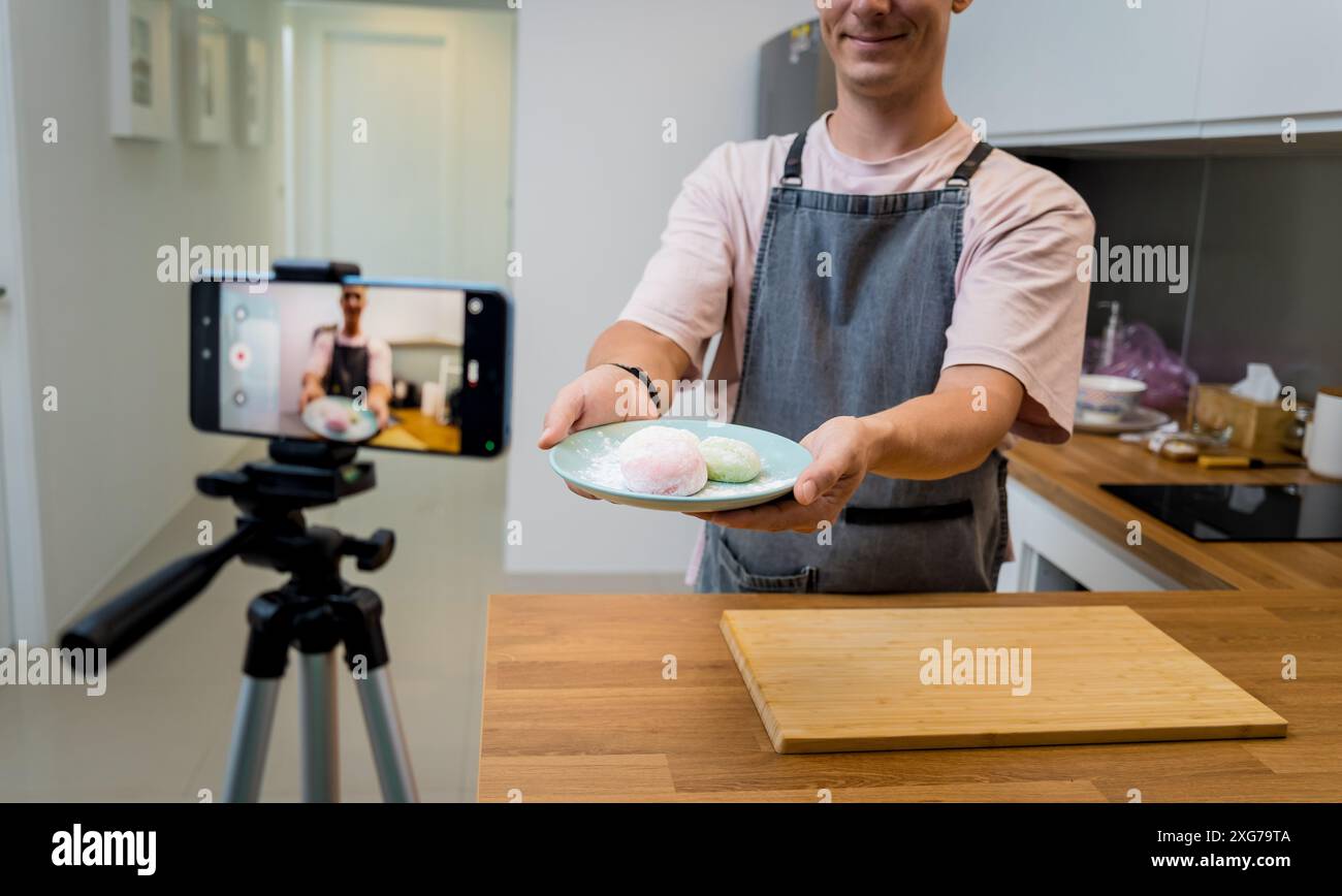 Preparing mochi hi-res stock photography and images - Alamy
