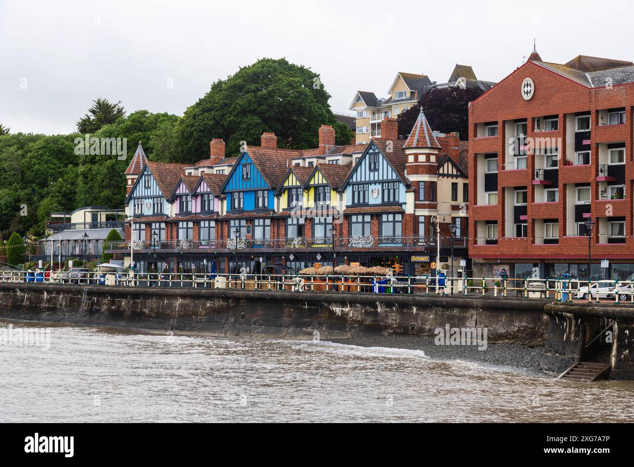 Penarth pier penarth seafront penarth hi-res stock photography and ...