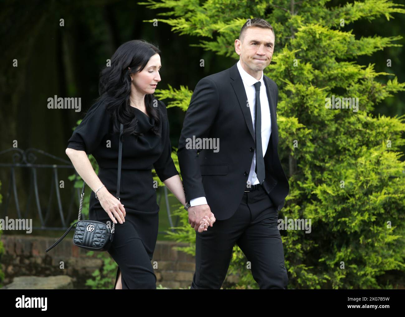 Jayne Sinfield and Kevin Sinfield arrive at Pontefract Crematorium ...