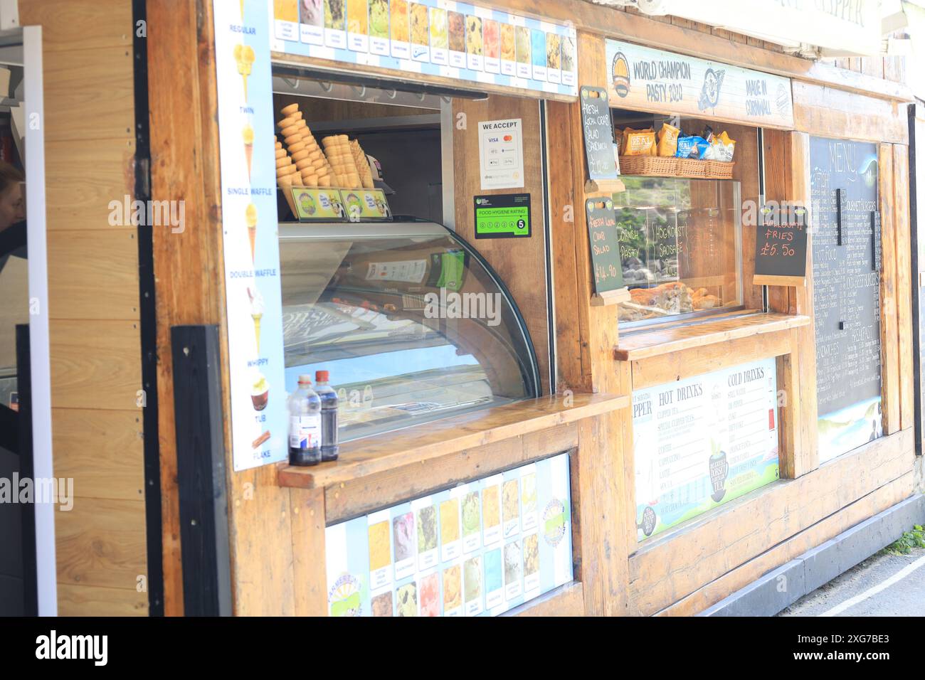 Snack kiosk at Lulworth Cove Stock Photo - Alamy