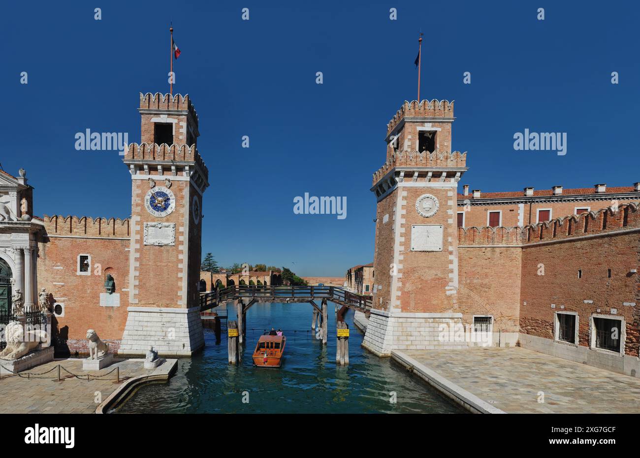 Renaissance symbols hi-res stock photography and images - Alamy