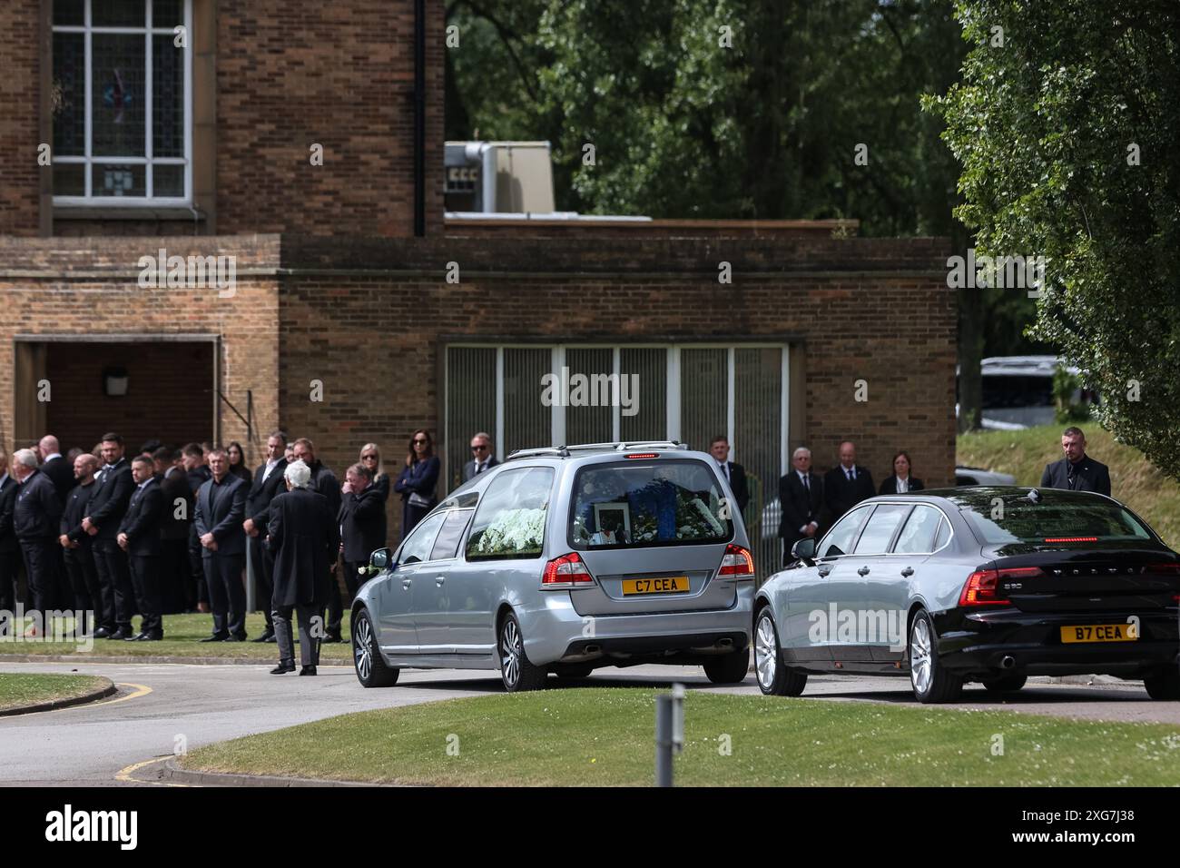 Rob Burrow CBE makes is final journey as his funeral car enters ...