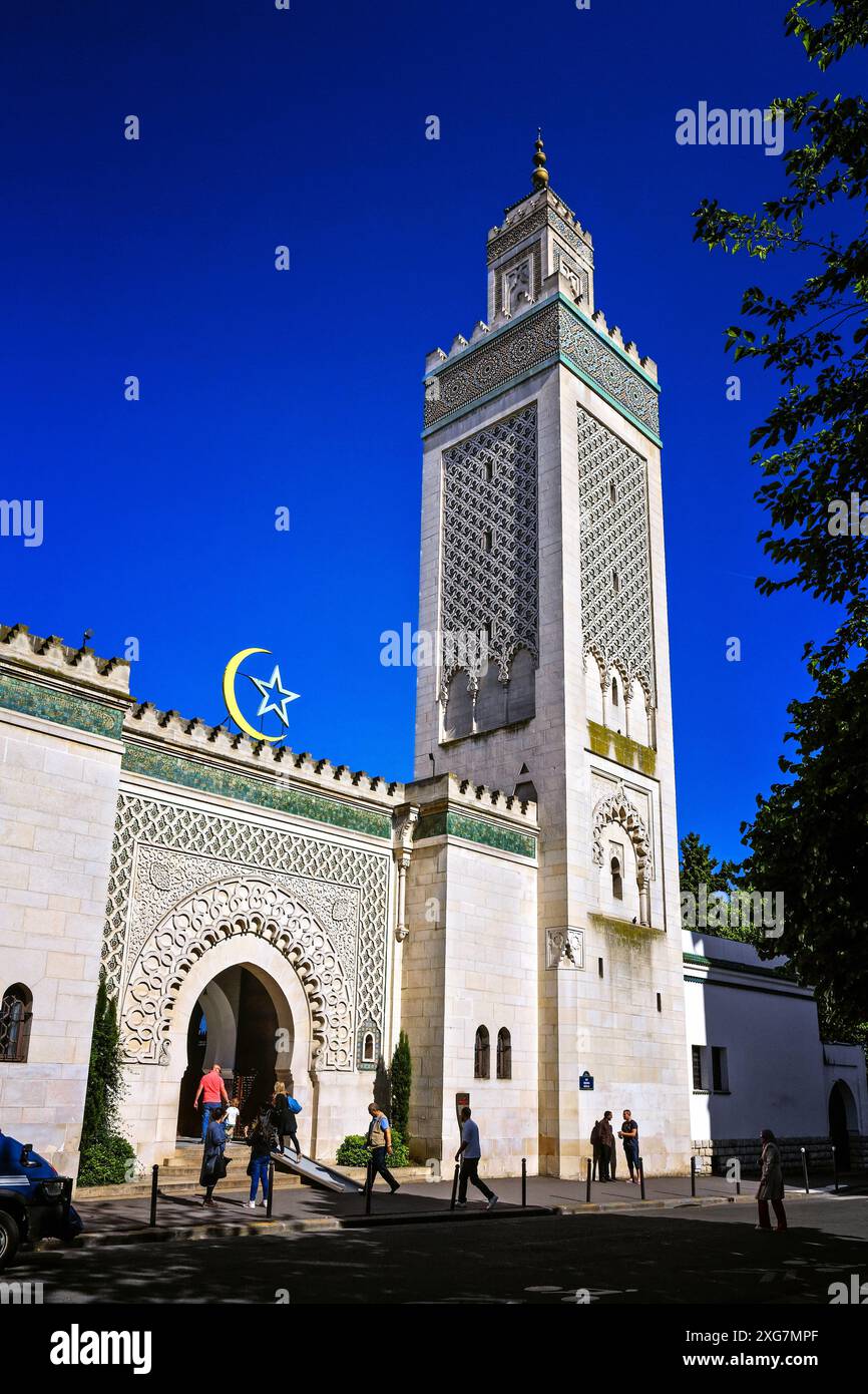 Great mosque minaret paris hi-res stock photography and images - Alamy