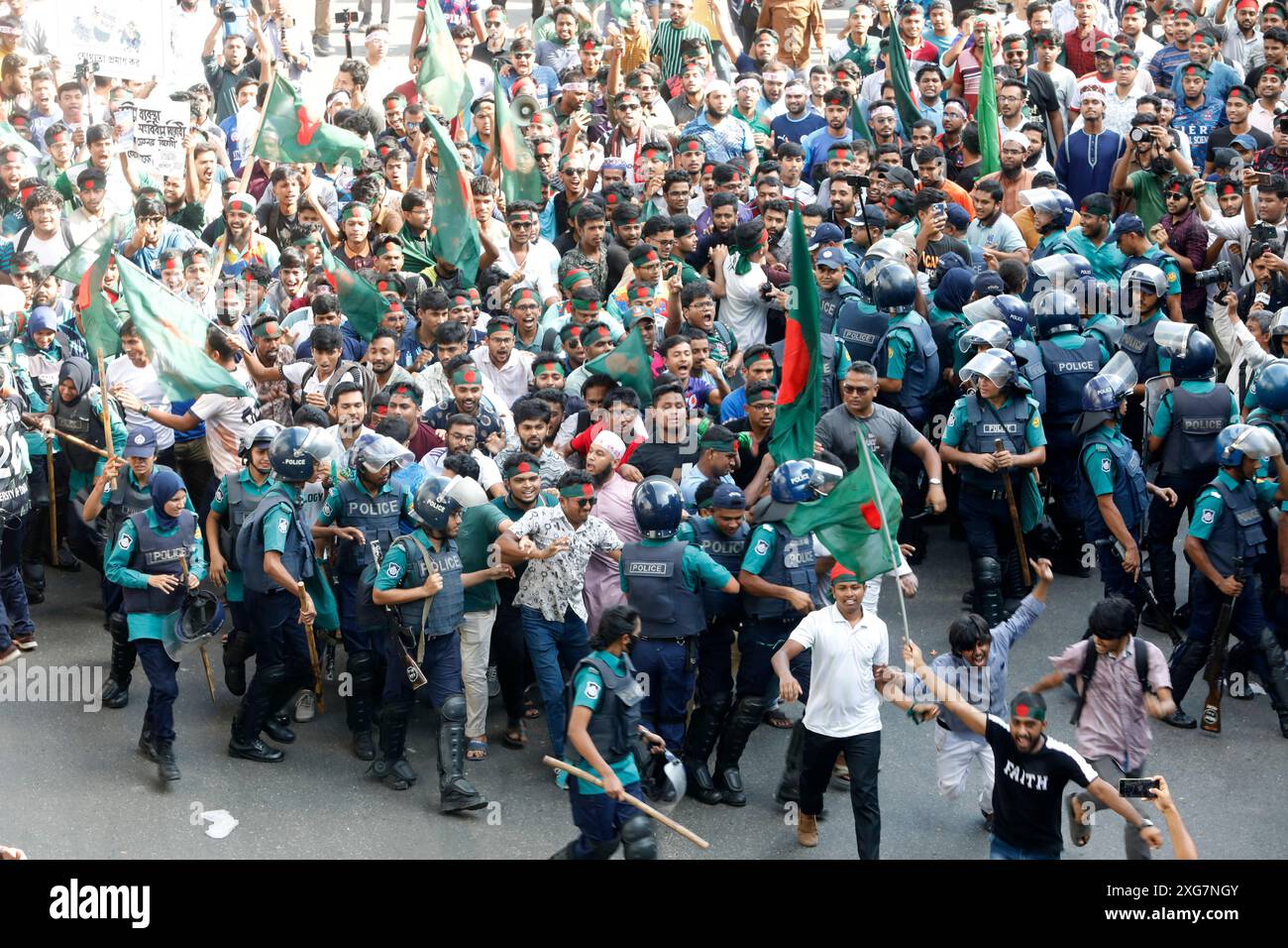 Dhaka, Bangladesh - July 07, 2024: Thousands of Dhaka university ...