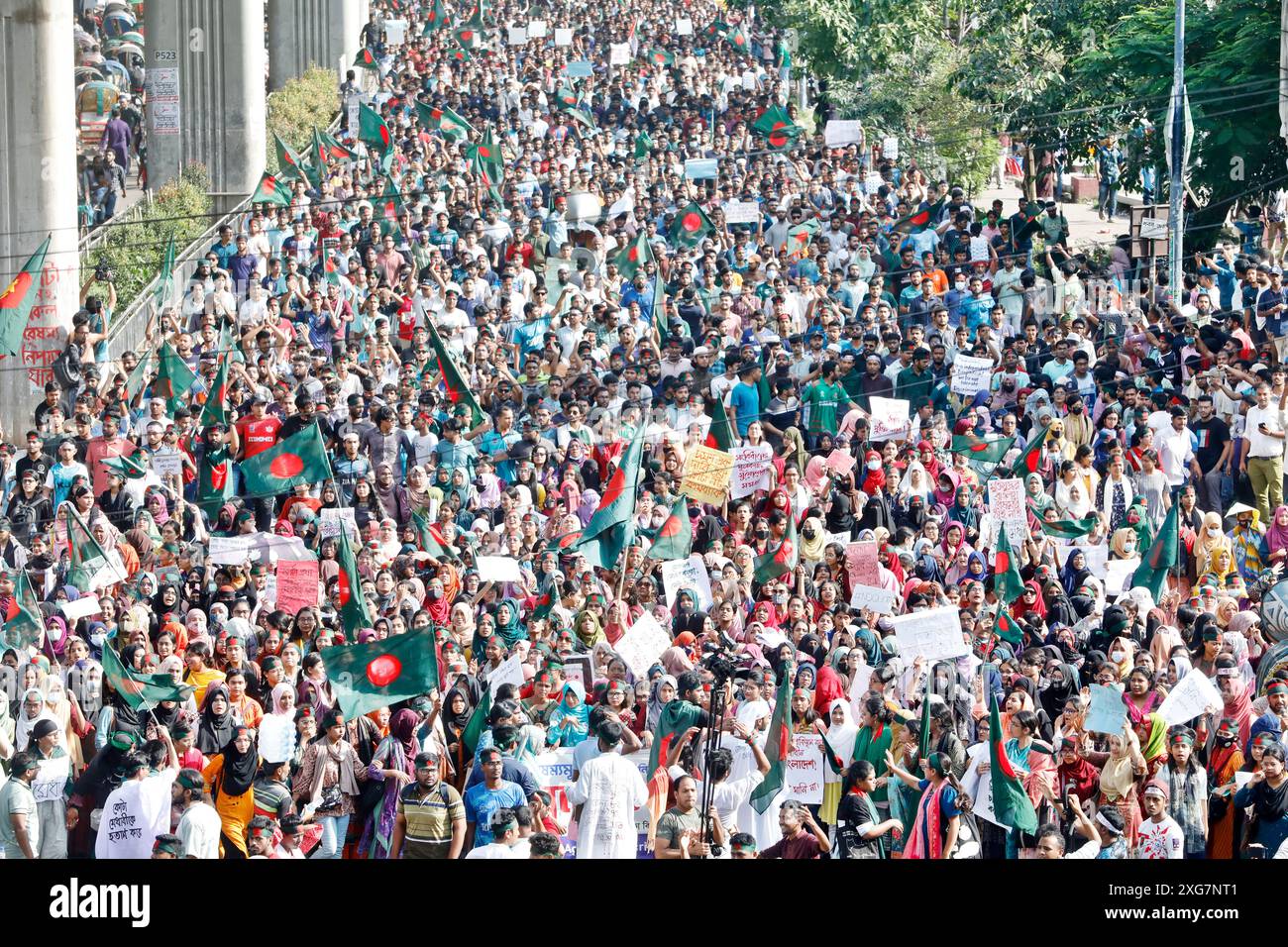 Dhaka, Bangladesh - July 07, 2024: Thousands of Dhaka university ...