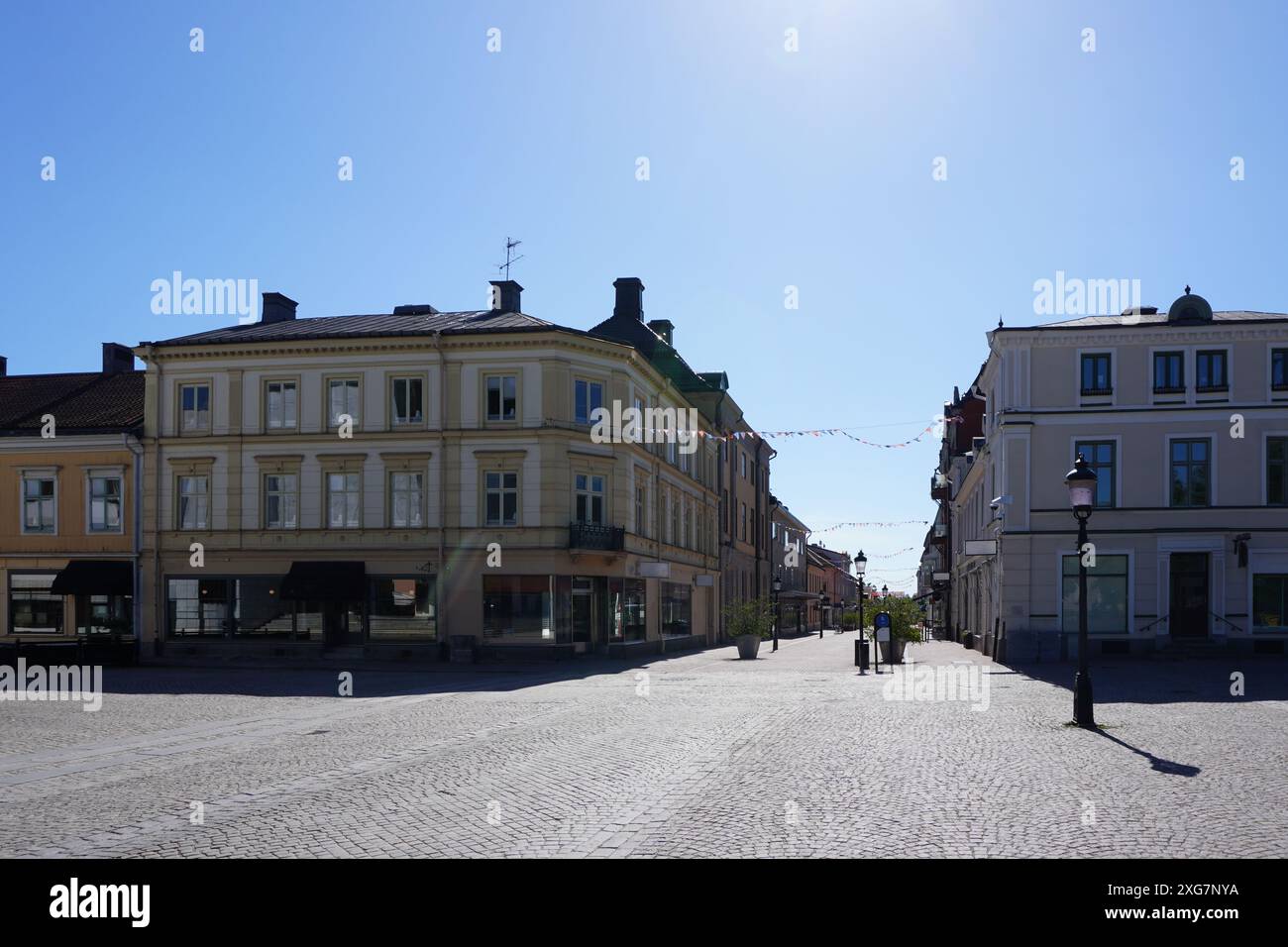 Empty town square hi-res stock photography and images - Alamy
