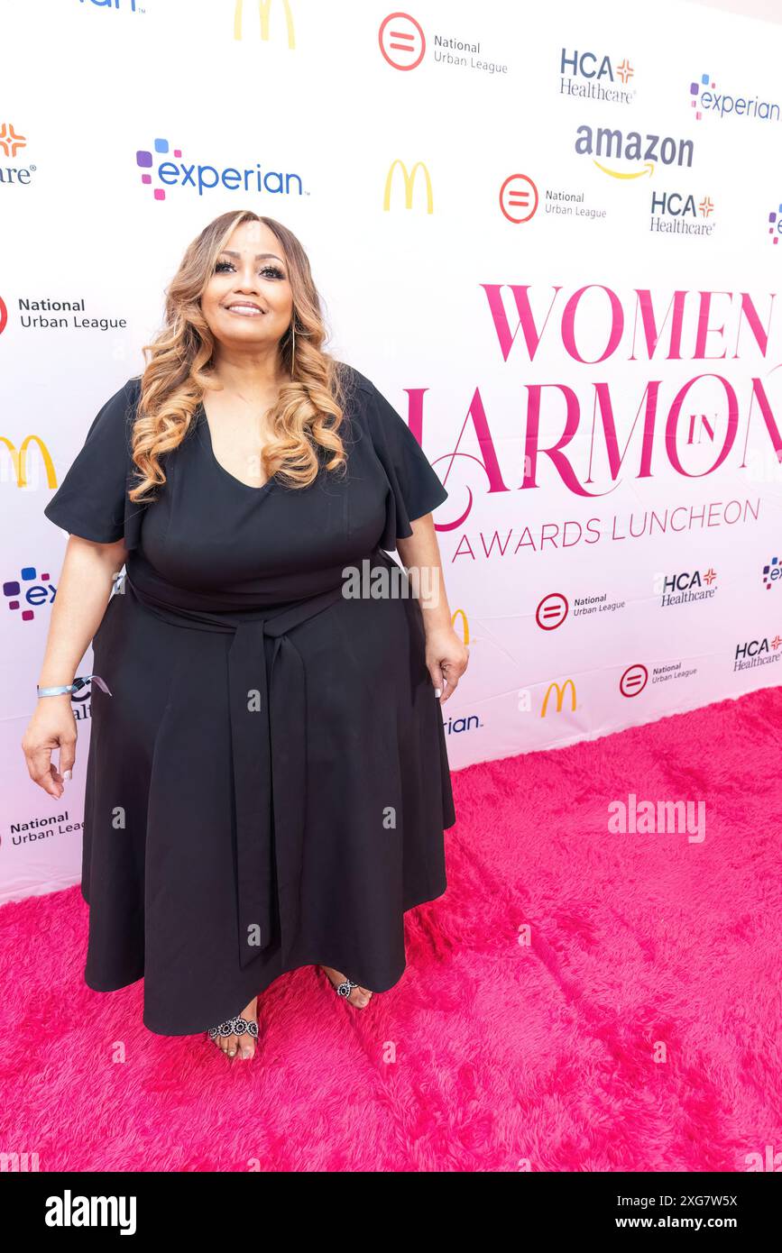 The founder of the NFL Players choir Melanie Few on the red carpet at ...