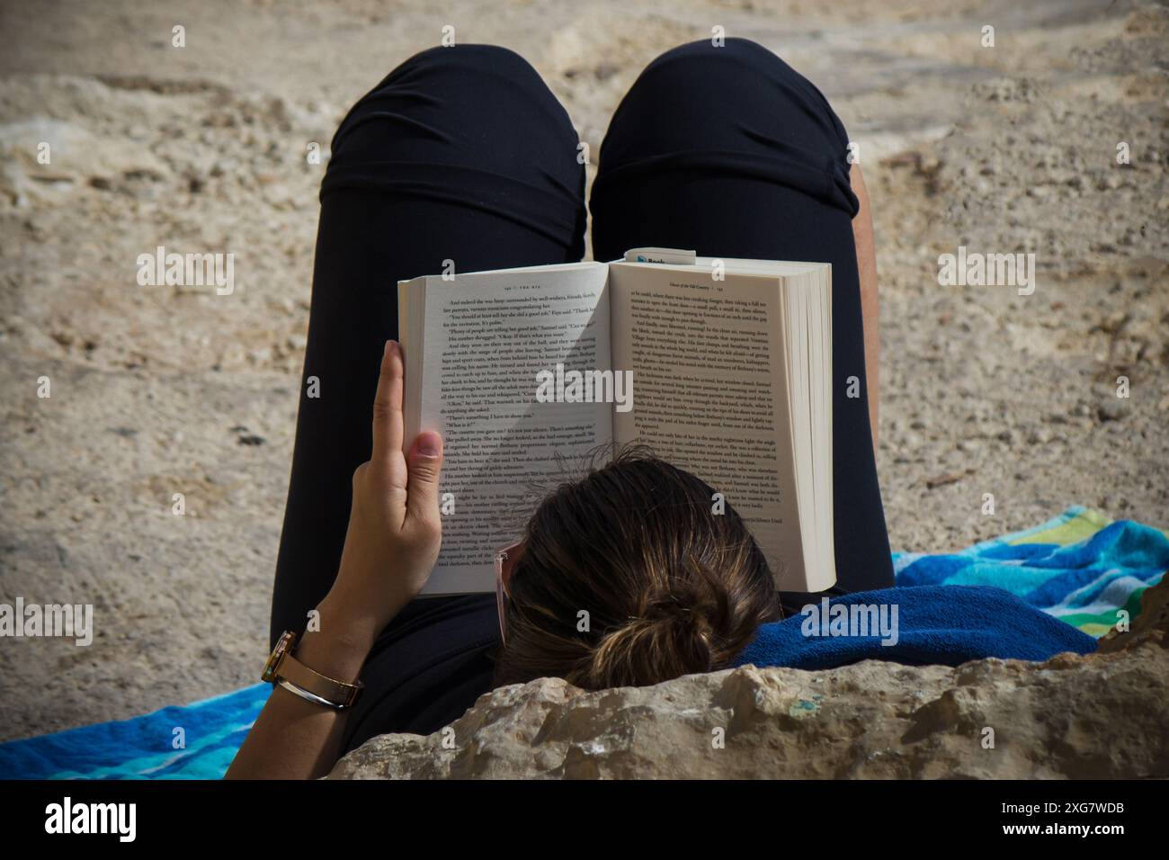 Reading outside hi-res stock photography and images - Alamy