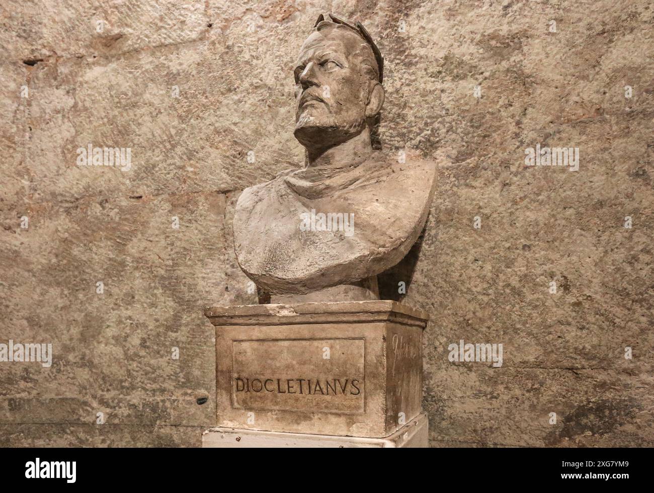 Split, Croatia : Stone bust statue of Roman Emperor Diocletianus ...
