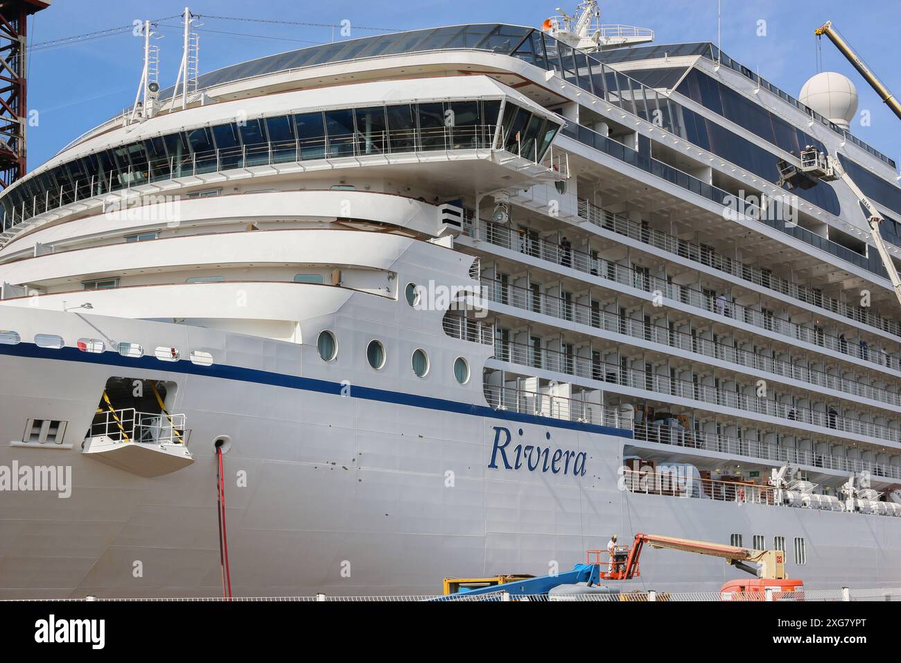 Chantier Naval de Marseille, France : Oceania Cruises' MS RIVIERA ...